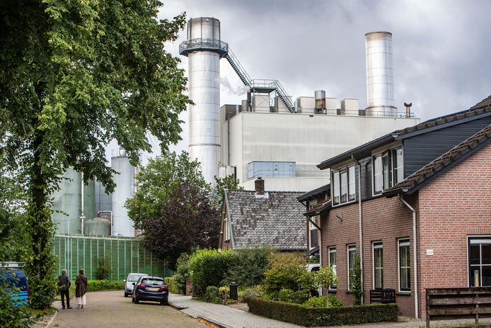 Hoe de sluiting van deze fabriek een dorpje in z'n greep houdt: ‘Het is voor ons een mokerslag ...
