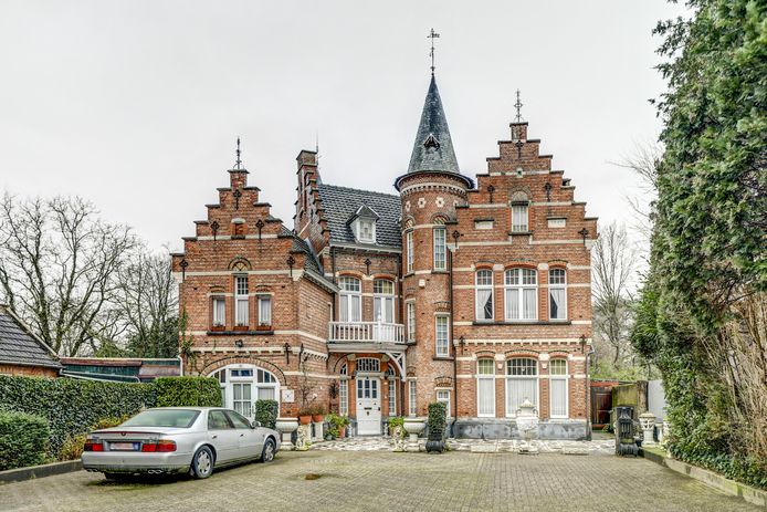 Baarles kasteeltje te koop voor de prijs van een rijtjeshuis: ‘Dit is ...