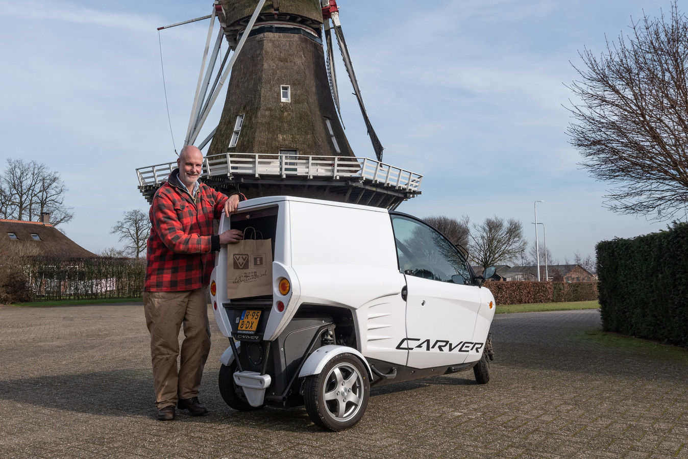 Is het voertuig van Carel een brommer, quad, motor of auto? ‘Ik heb ...
