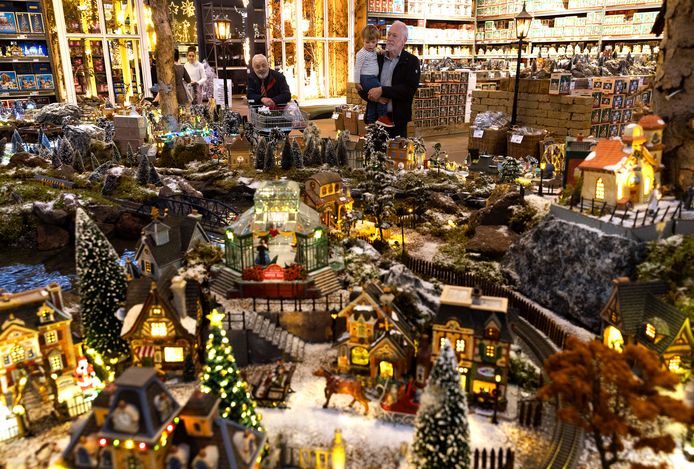 Sneak peak! Zo ziet kerstshow van Intratuin in Duiven eruit | Duiven | gelderlander.nl