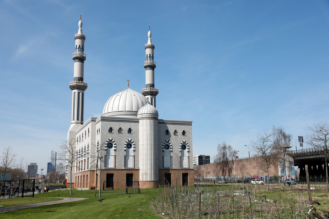 Grote zorgen over komst omstreden gastsprekers Essalam Moskee | Foto ...