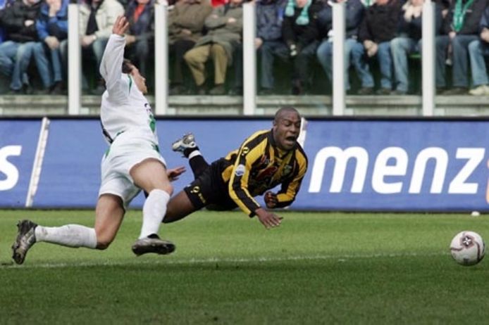 Vitesse mist cruciale slag in race om play-offs | Vitesse | gelderlander.nl