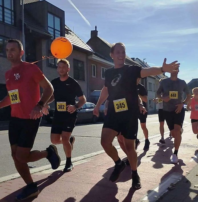 Eerste halve marathon werd sportief en gezellig volksfeest met meer dan ...