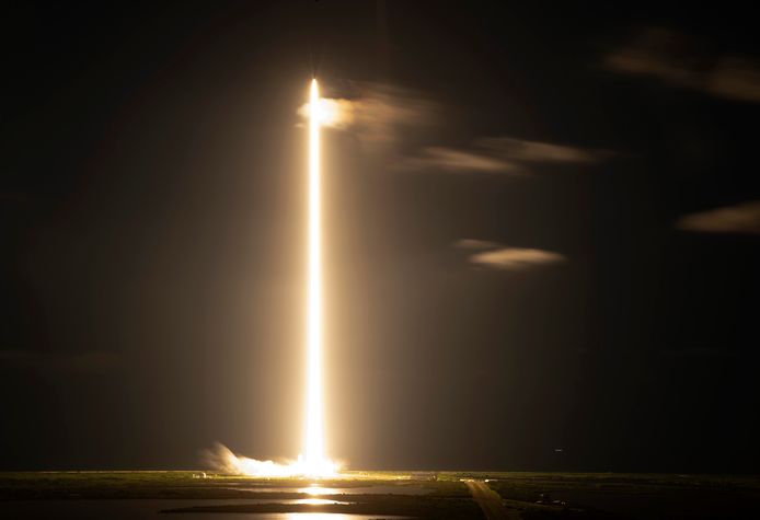 Op Hol Geslagen Spacex Raket Op Ramkoers Met Maan Home Destentor Nl