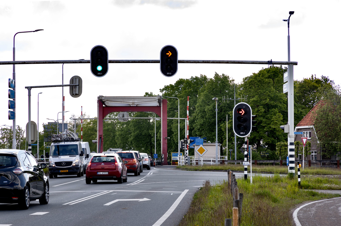 Automobilisten moeten door onderhoud aan Beekse brug wekenlang omrijden ...