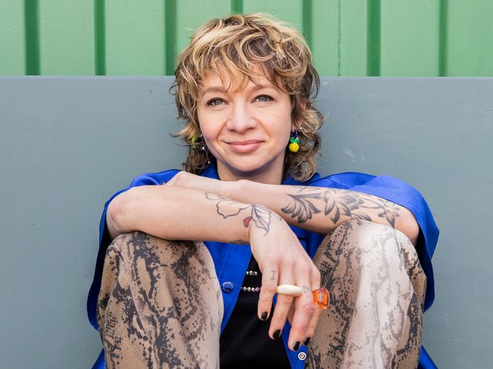 Jacqueline Govaert volgt Jan Smit op als commentator bij songfestival ...