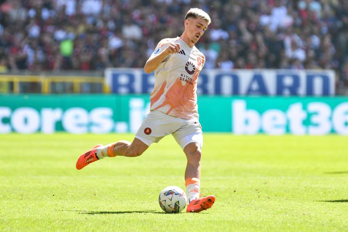 Fracture de la cheville et coup d'arrêt pour Alexis Saelemaekers ...