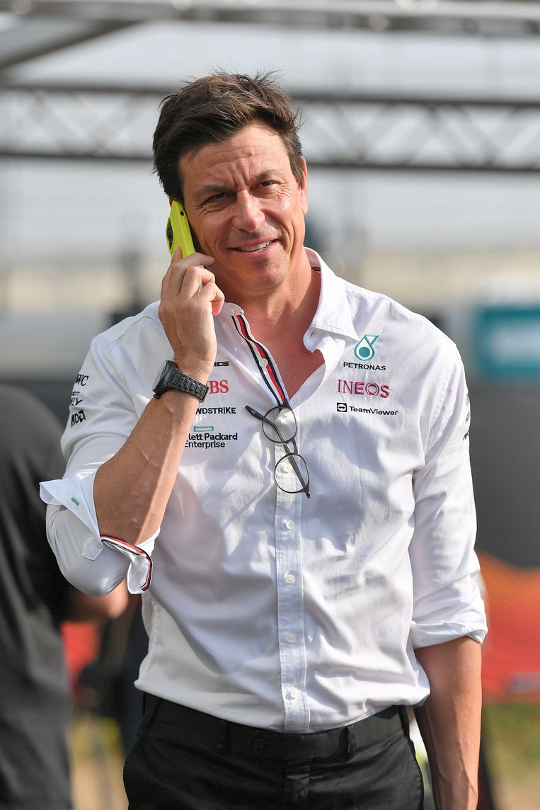 Mercedes-teambaas Toto Wolff legt zich neer bij suprematie Verstappen ...