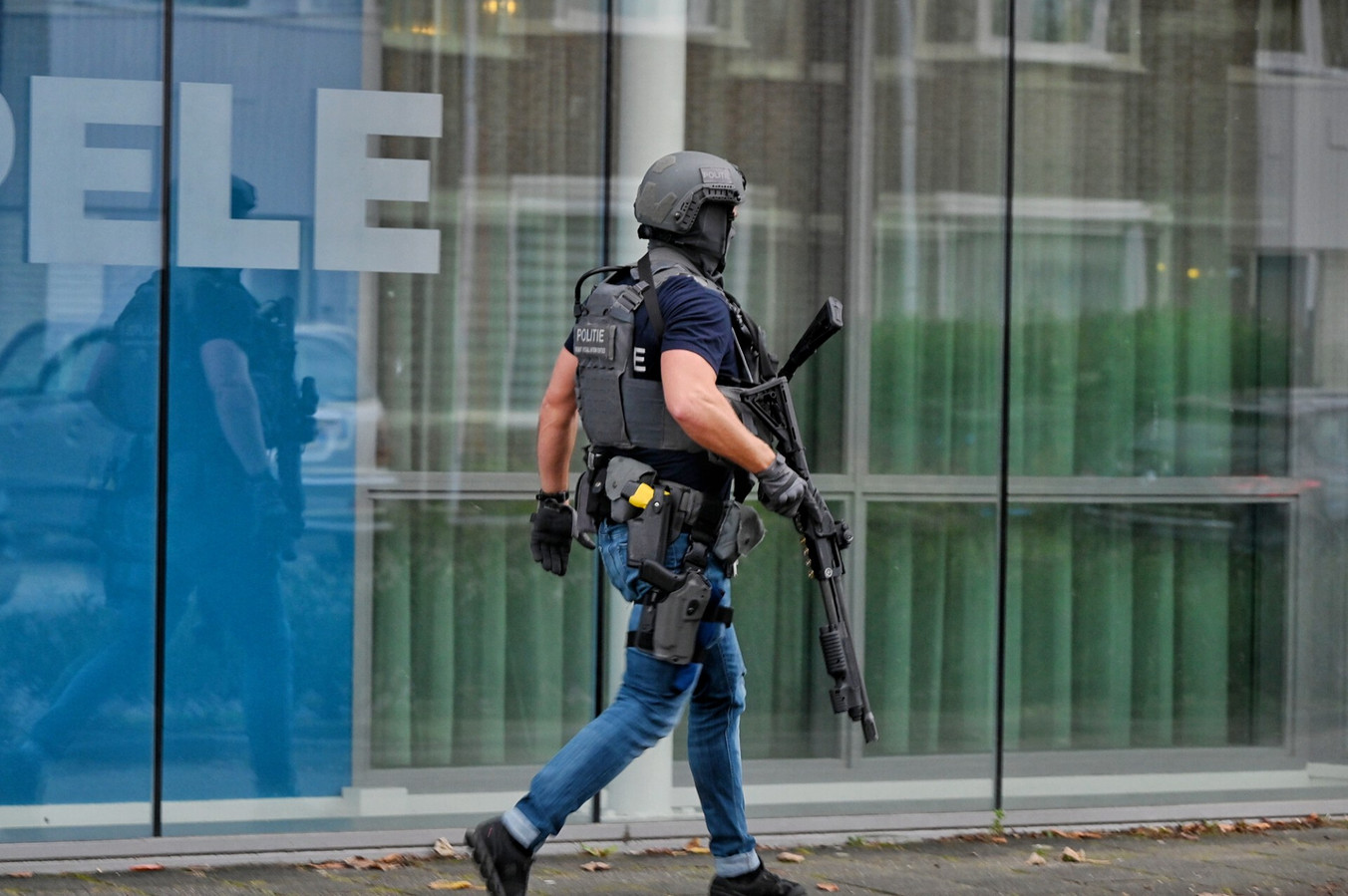 Hoe een 19-jarige man op een school met een bom dreigt en Oisterwijk ...