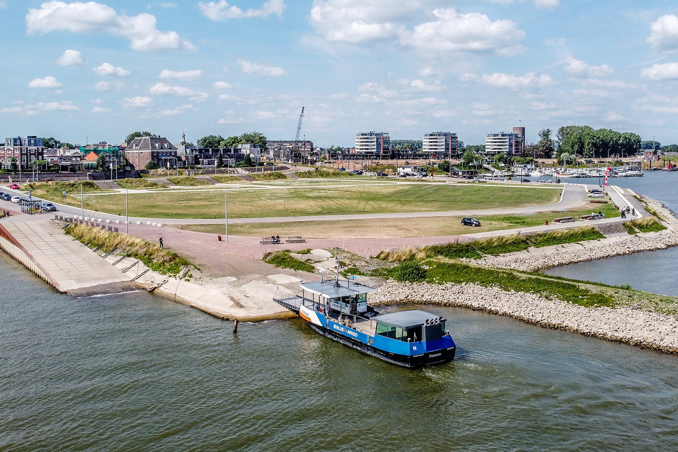 Tiels pontje ’s zaterdags uit de vaart, want dan ‘minste hinder’ | Foto ...
