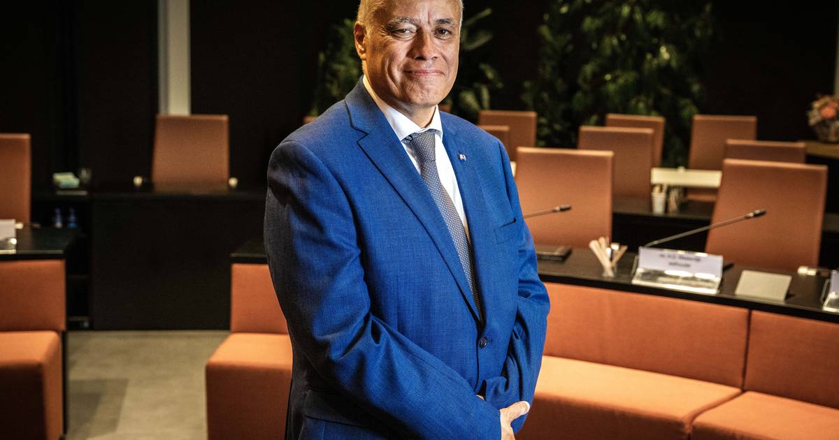 Joost Manusama voorgedragen als nieuwe burgemeester Capelle aan den ...