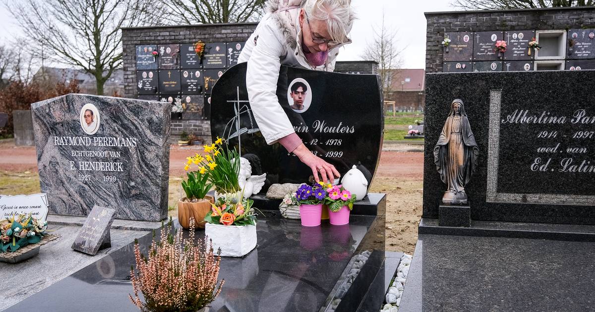 Dieven slaan toe aan graf van verongelukte Kevin (20) in Machelen: “Wat ...
