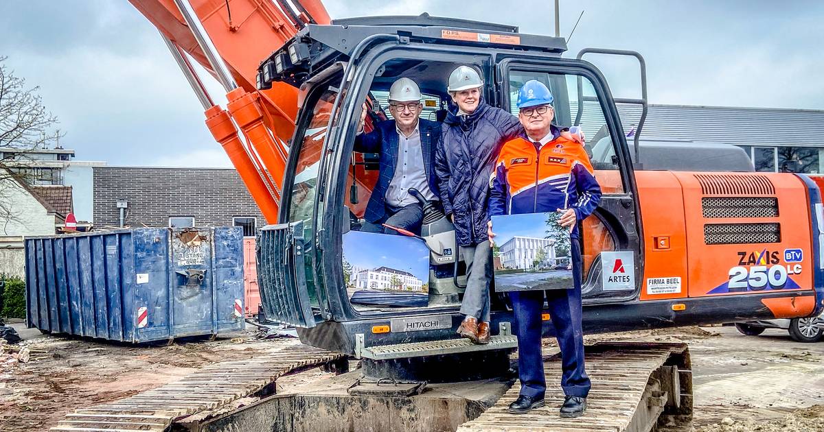 Administratief Centrum Sint-Andries ondergaat metamorfose van 8 miljoen ...