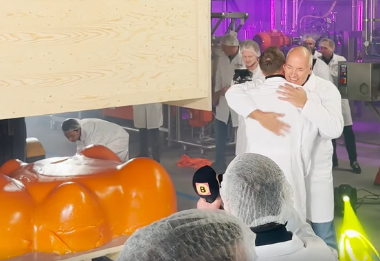 KIJK. Nederlands bedrijf breekt record grootste gummibeer ter wereld ...