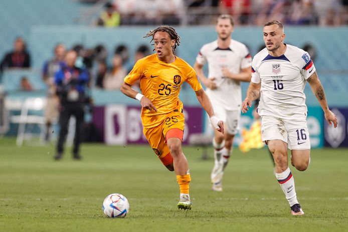 Xavi Simons debuteert als jongste Oranje-speler ooit in knock-outfase ...