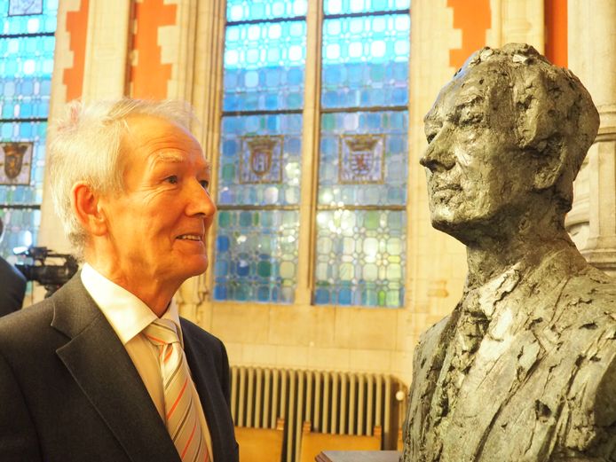 Na 20 jaar krijgt ereburgemeester Bervoets zijn buste | Mechelen | hln.be