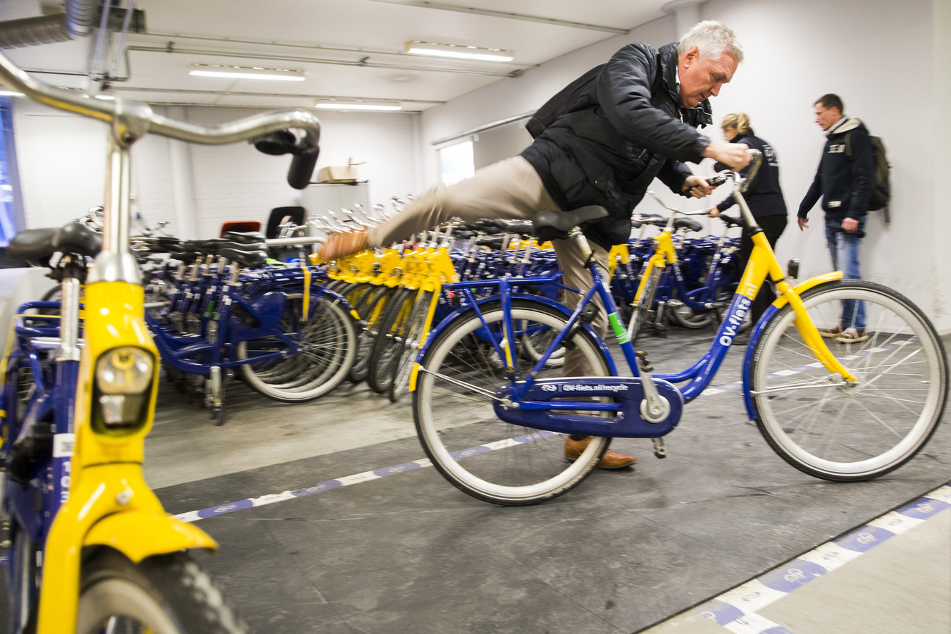 Vijftig extra ov-fietsen voor station Den Bosch, teller staat nu op ...