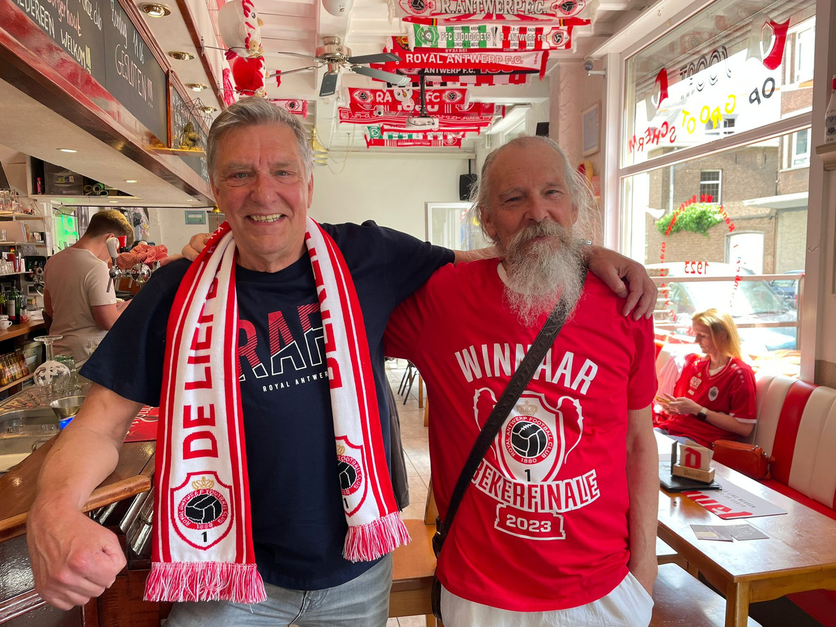 HERBELEEF. Ontgoocheling alom bij Antwerpfans na gelijkspel en ‘gemiste ...