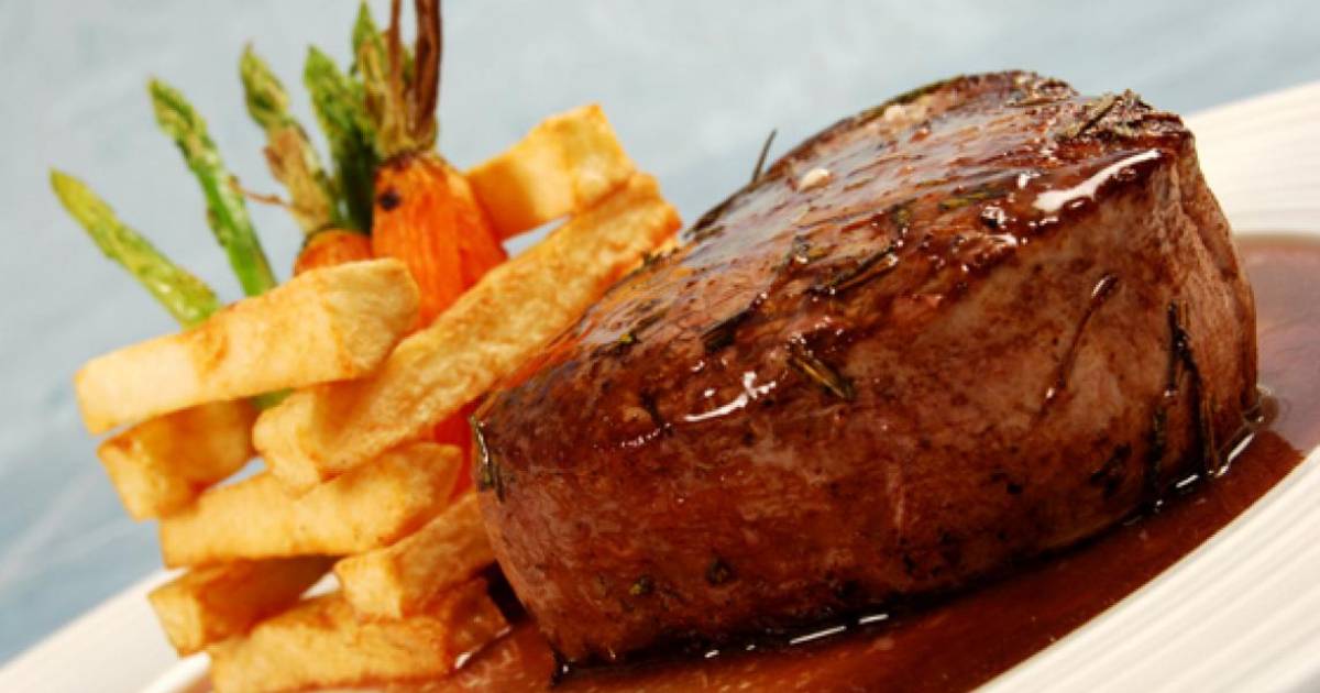 Pepersteak met een whiskysausje maken | Eten | hln.be