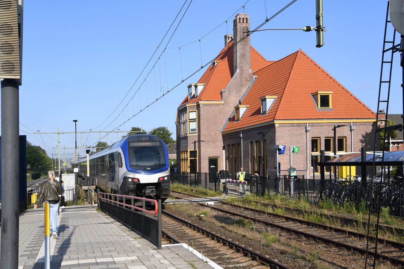 Middenperron verdwijnt van station Rijen: ‘Op cruciale momenten zijn ...