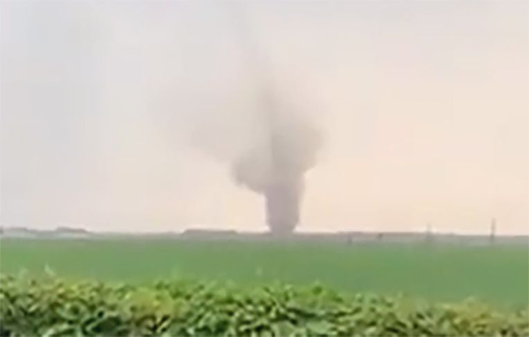 Spectaculaire beelden: indrukwekkende windhoos trekt over noorden van ...