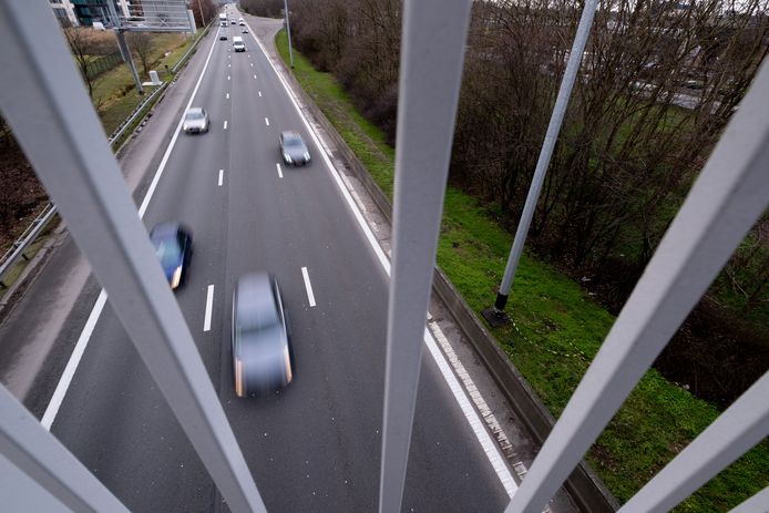 Eén rijstrook E19 afgesloten voor vernieuwing waterafvoer | Mechelen ...