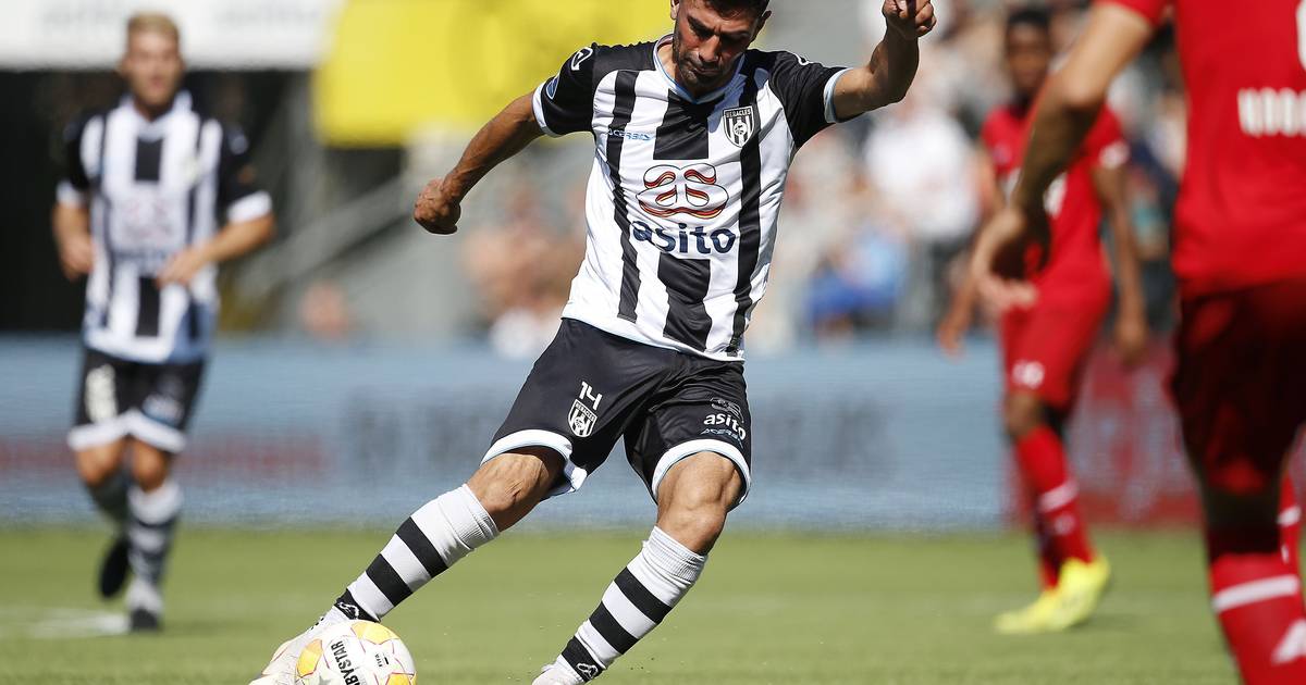 Mo Osman: 'De supporters te belonen, door na vijf jaar weer van AZ te winnen' | Heracles ...