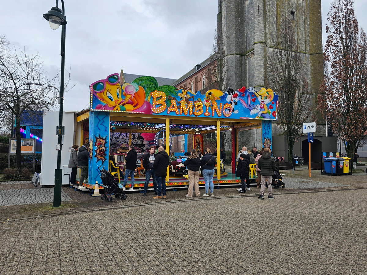KIJK. Peer Stoet moet het wegens panne zonder echte prinsenwagen ...