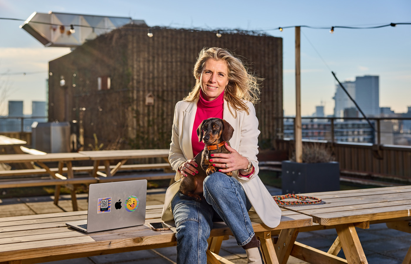 Marjolein schrok zich rot toen ze de telefoon van haar dochter bekeek, en bedacht een oplossing ...