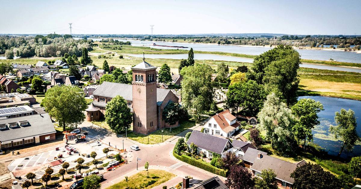 Zoon uit gevlucht gezin uit kerk Deest zegt dat ze ‘heel normale mensen ...