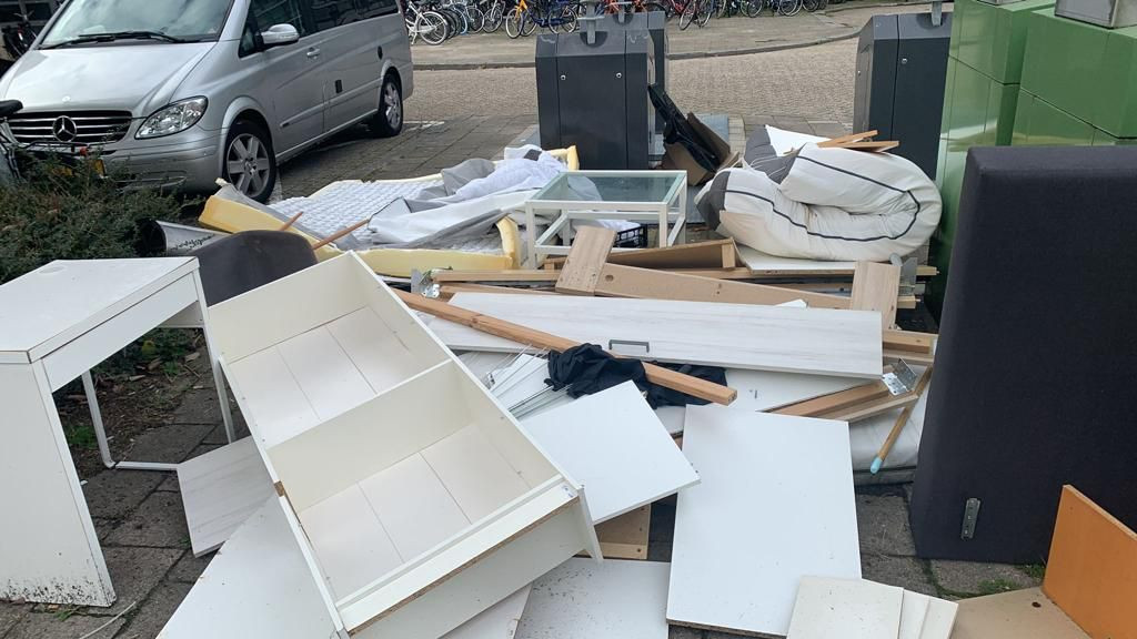 Bewoners Overvecht ergeren zich kapot aan bergen afval op straat: ‘Ben ...