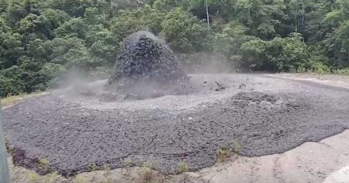 L'éruption extrêmement rare d'un volcan... de boue | Sciences | 7sur7.be