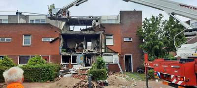 Enorme explosie in Lelystad: complete gevel uit woning geblazen, drie huizen onbewoonbaar - Oozo.nl