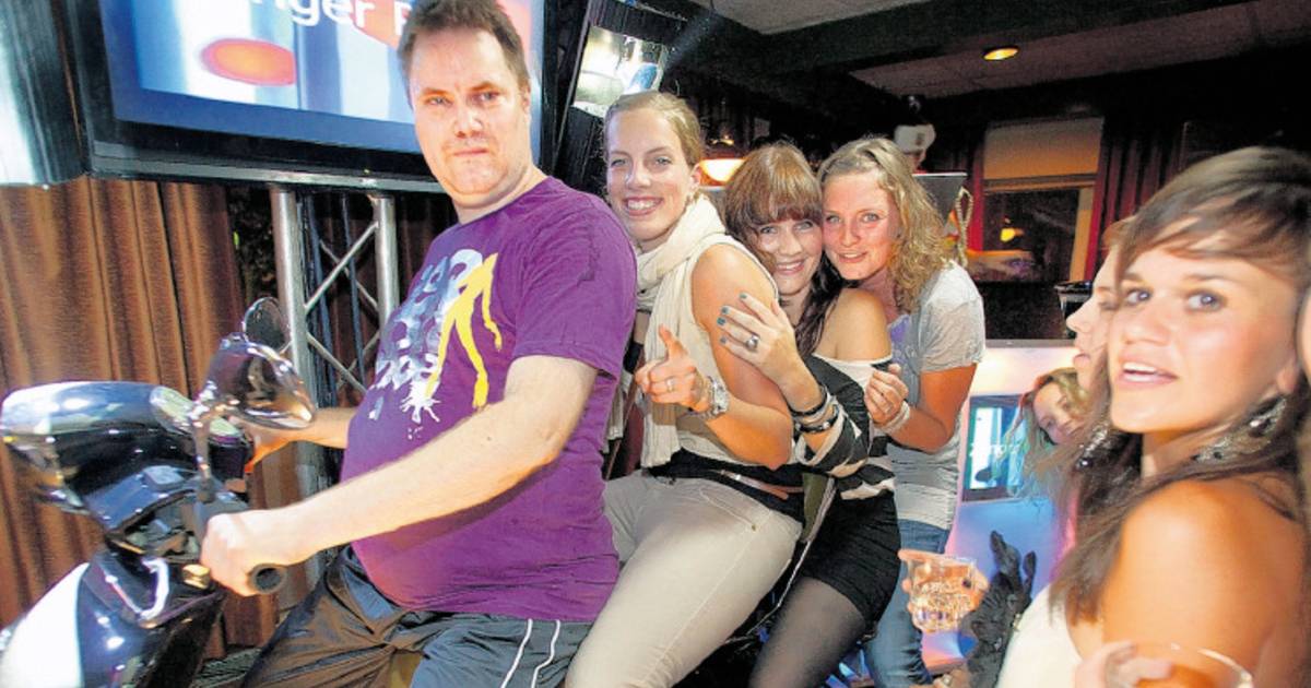 Rinus speelt de zalen plat | Show | AD.nl Rinus speelt de zalen plat | Show | AD.nl