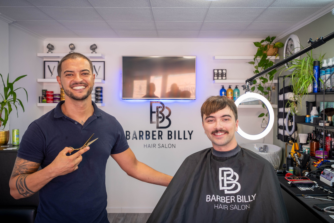 Bilal opent deuren van eigen zaak ‘Barber Billy’: “Kies voor een beter ...