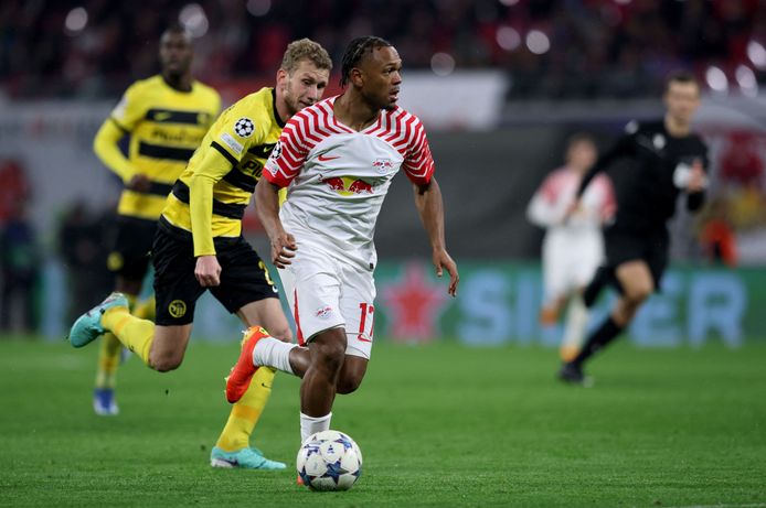 Ex-ballenjongen Hamilton helpt City met droomdebuut aan 18 op 18 ...