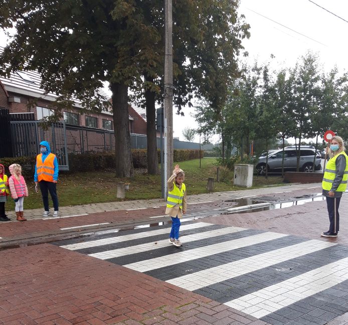 Donkere dagen komen er aan: kinderen GBS Wippelgem leren zichtbaar zijn ...