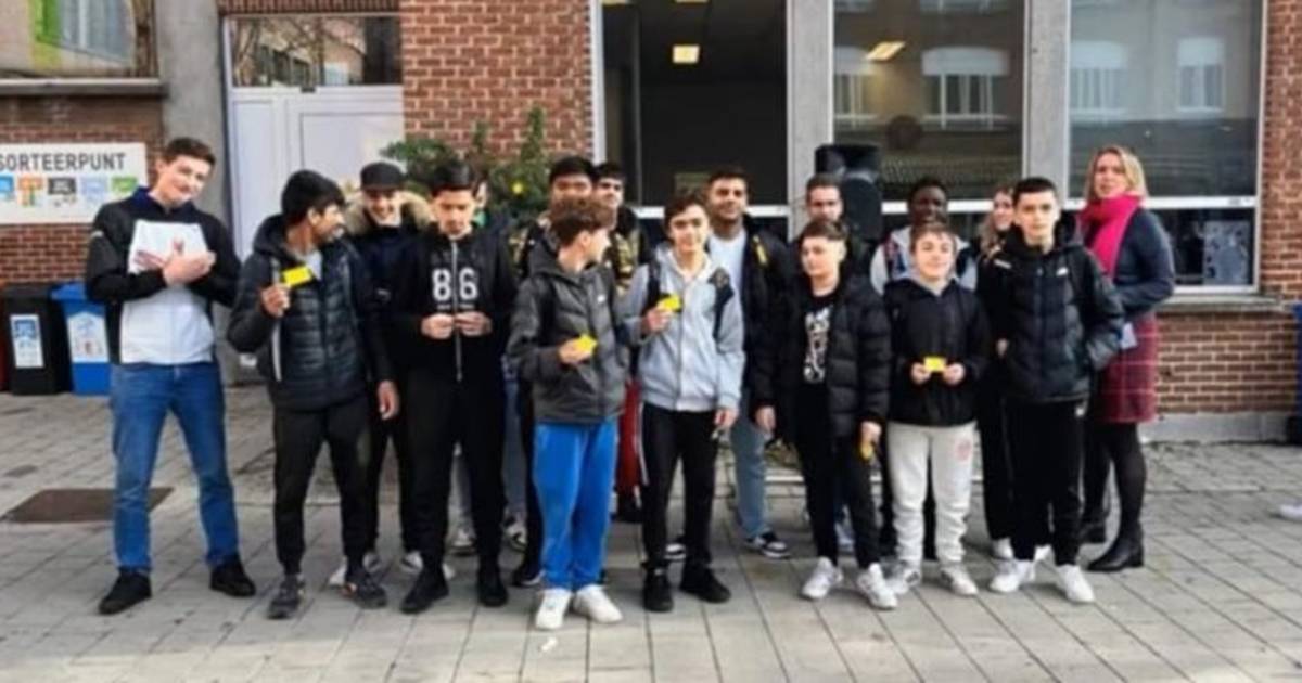 Smakelijk! Feestelijke traktatie voor stipte leerlingen in de Holstraat ...