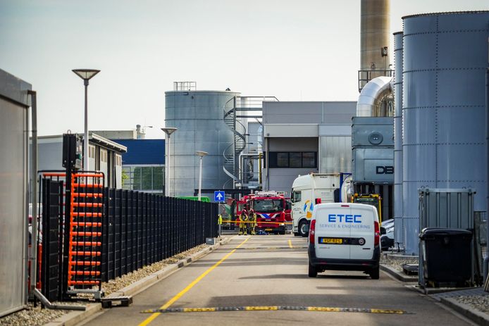 Gewonde bij Helmonds bedrijf door lekkende bijtende stof uit tankwagen ...