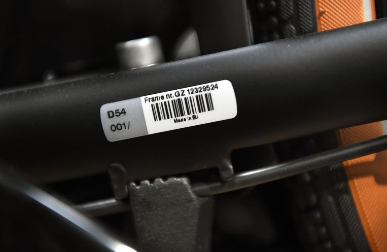 Sticker met framenummer maakt het professionele fietsendieven te ...