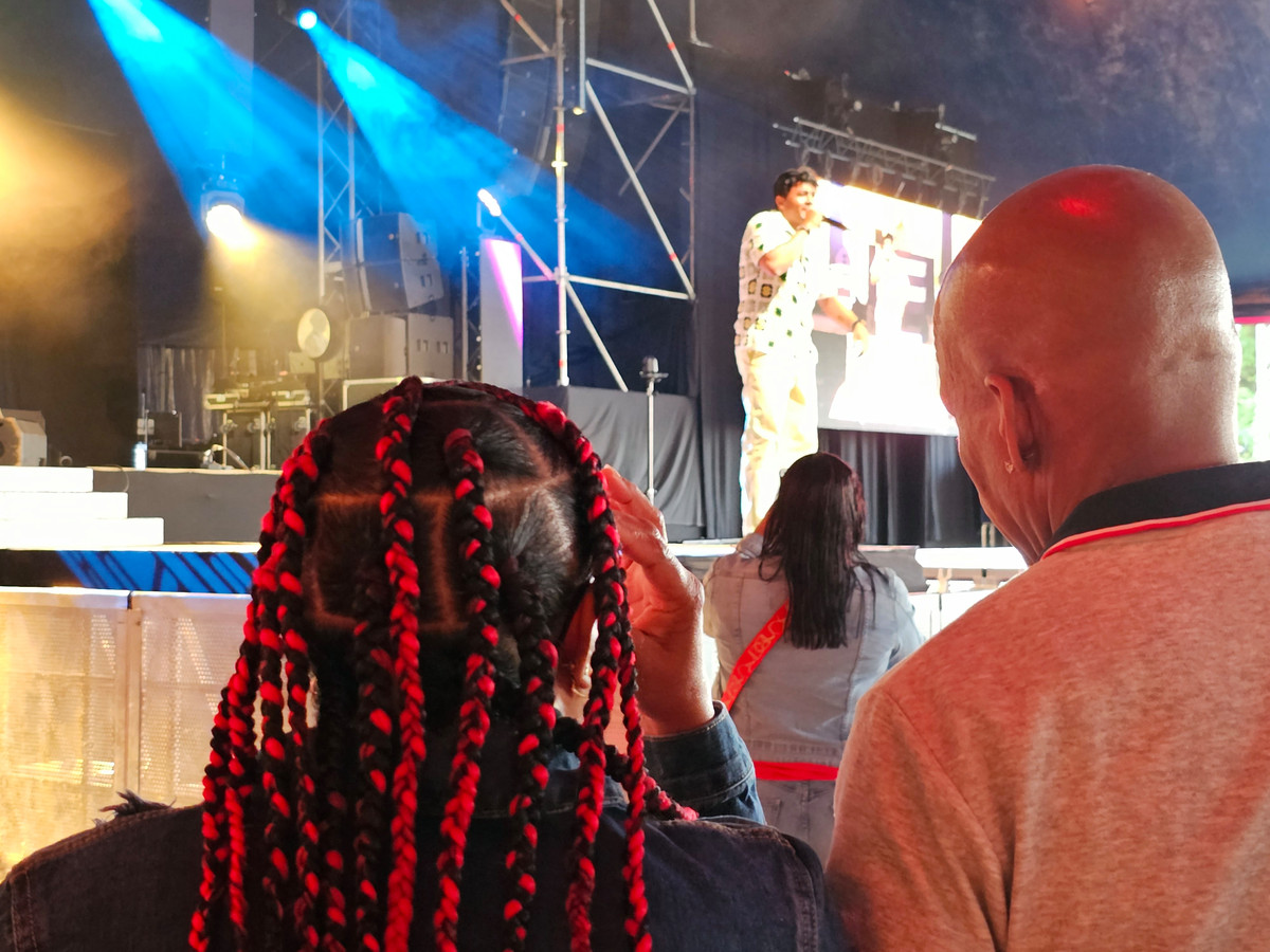 IN BEELD. 40ste Antilliaanse Feesten gestart onder stralende zomerzon ...