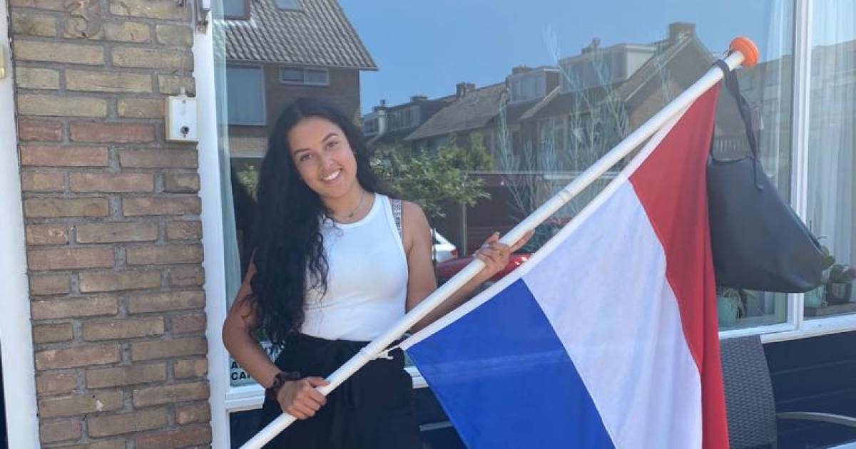 Bij deze leerlingen kan vandaag de vlag uit! | Alphen | AD.nl