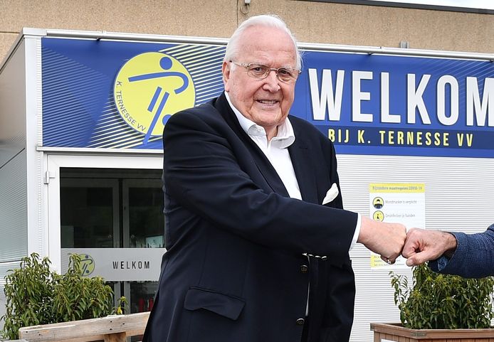 Ereburgemeester en voormalig voetbalvoorzitter Walter Van der Plaetsen (83) overleden: “Helpen ...