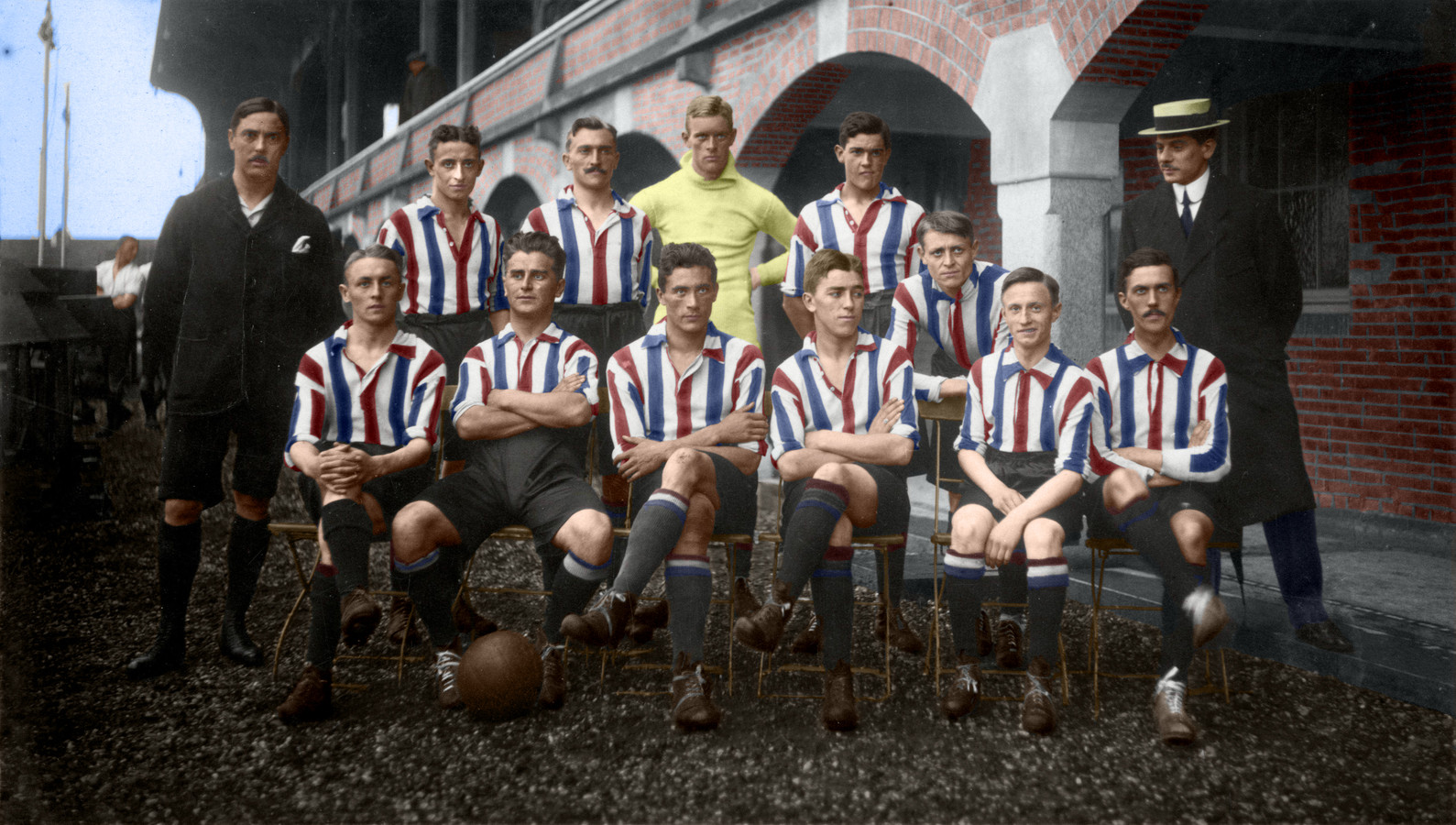 Boek over 125 jaar Willem II: Van ingekleurde foto’s uit 1916 tot de ...