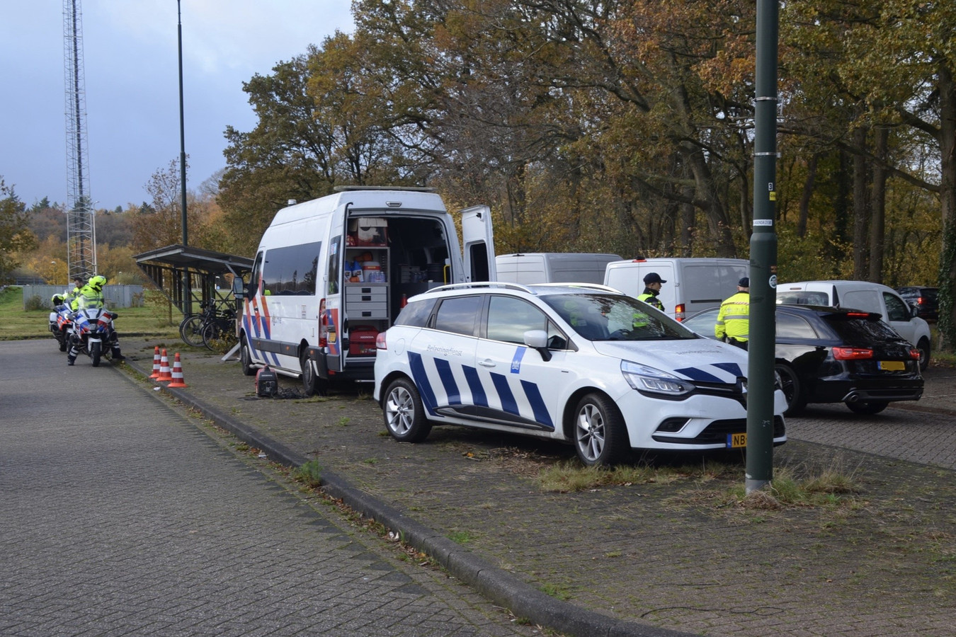 Grote controle in Boxtel: baby zit los in de auto en 77.809 euro aan schulden geïnd | Foto | bd.nl