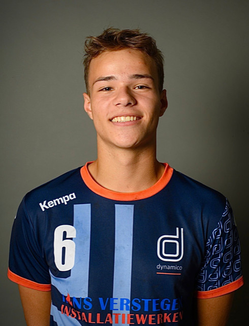 Handballer Cas uit Mill maakt op 15-jarige leeftijd al indruk ...