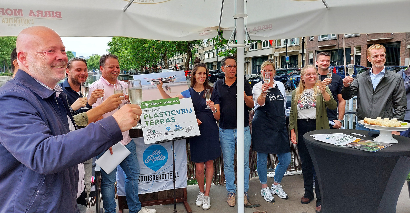 Restaurants aan de Rotte doen plastic in de ban: ‘Het scheelt een hoop ...