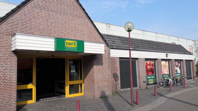 Twee Jumbo's in centrum Kaatsheuvel na ombouw Emté in juni | Loon op ...