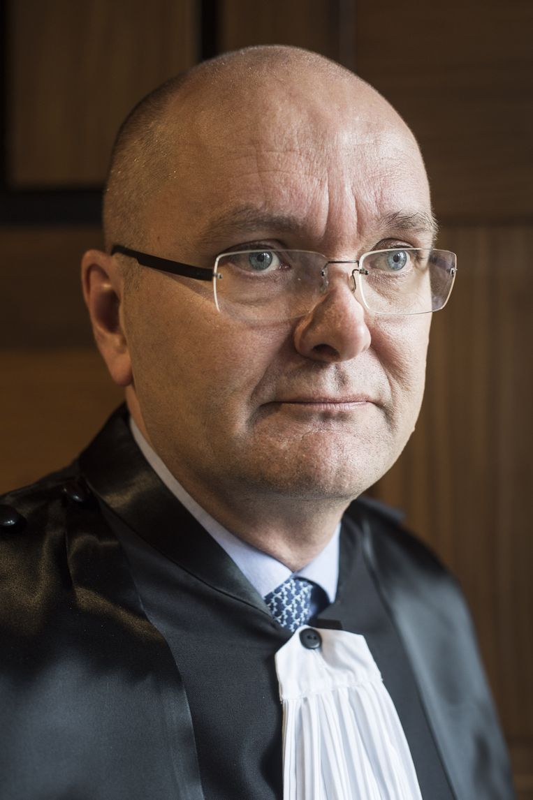 Rechter hekelt korte celstraffen | De Morgen