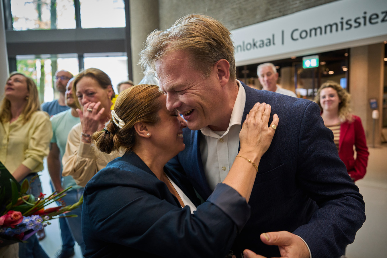 Al weken wachten op De Aankondiging, het Binnenhof beeft: zes ...
